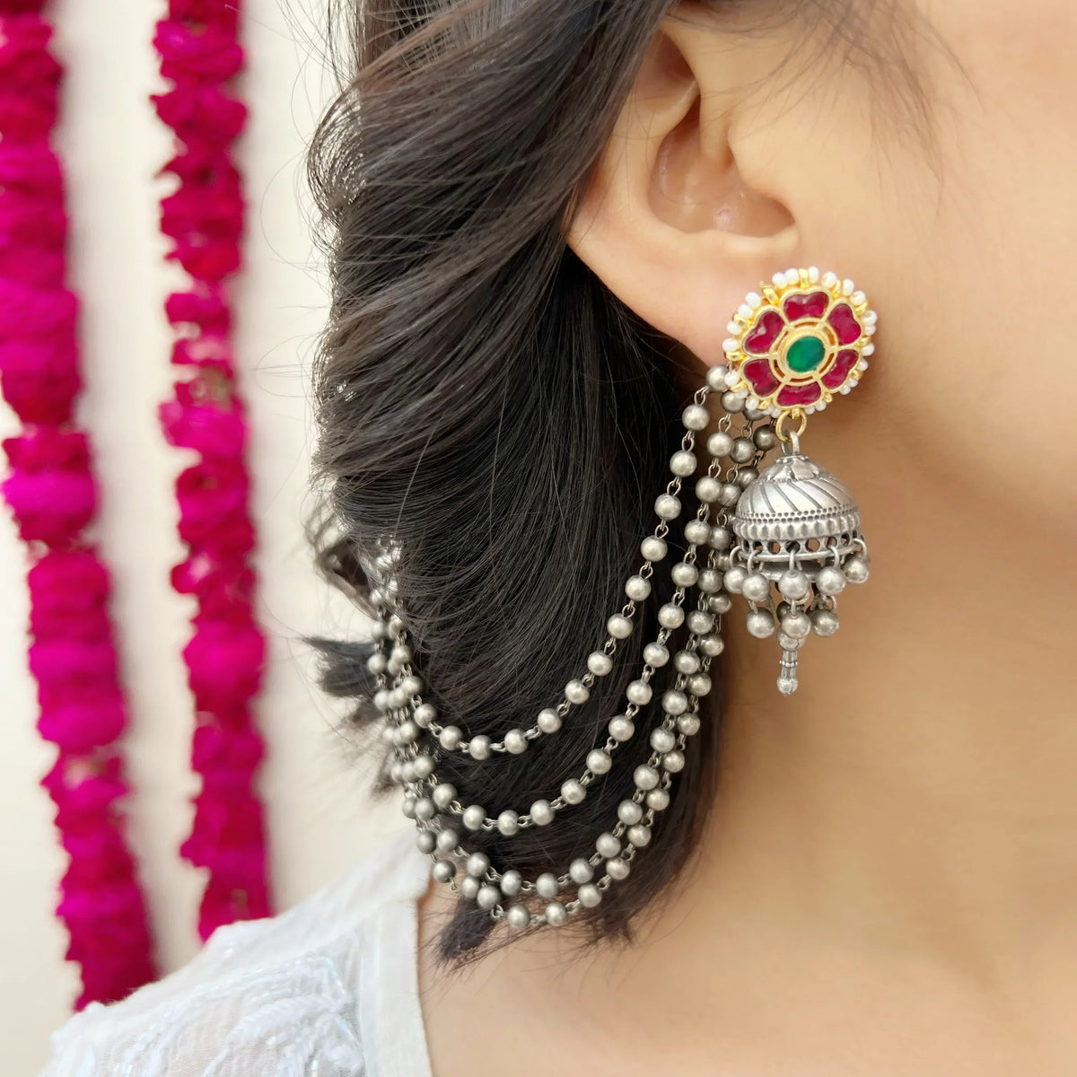 Gulzar Sahara Kaan Chain – Jhaanjhariya